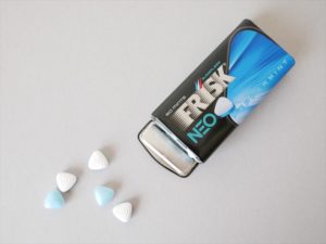 【フリスクの比較とおすすめランキング】ノーマル・NEO・CLEAN BREATH全11種類を食べ比べ！あの新商品も | クラベタ